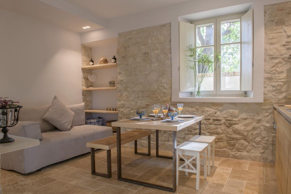 Luxurious suites in Corfu, in Carpofoli Corfu Suites manor house